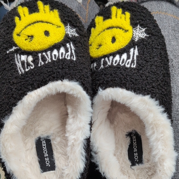 Joe Boxer | Shoes | Joe Boxer Black And Yellow Smiley Face Slippers ...